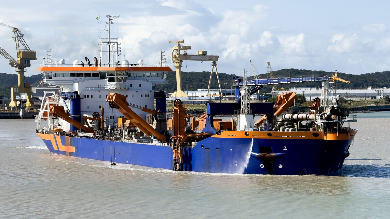 Modern Dredging Equipment & Coastal Resilience Philippines
